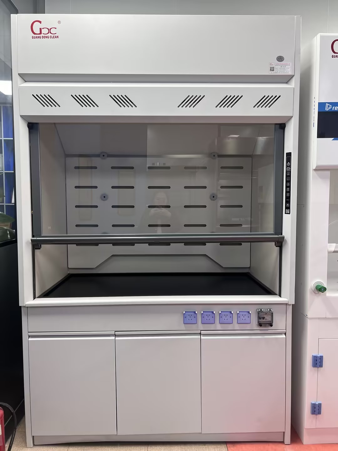 Fume Hood: Guardian of Laboratory Safety and Efficiency